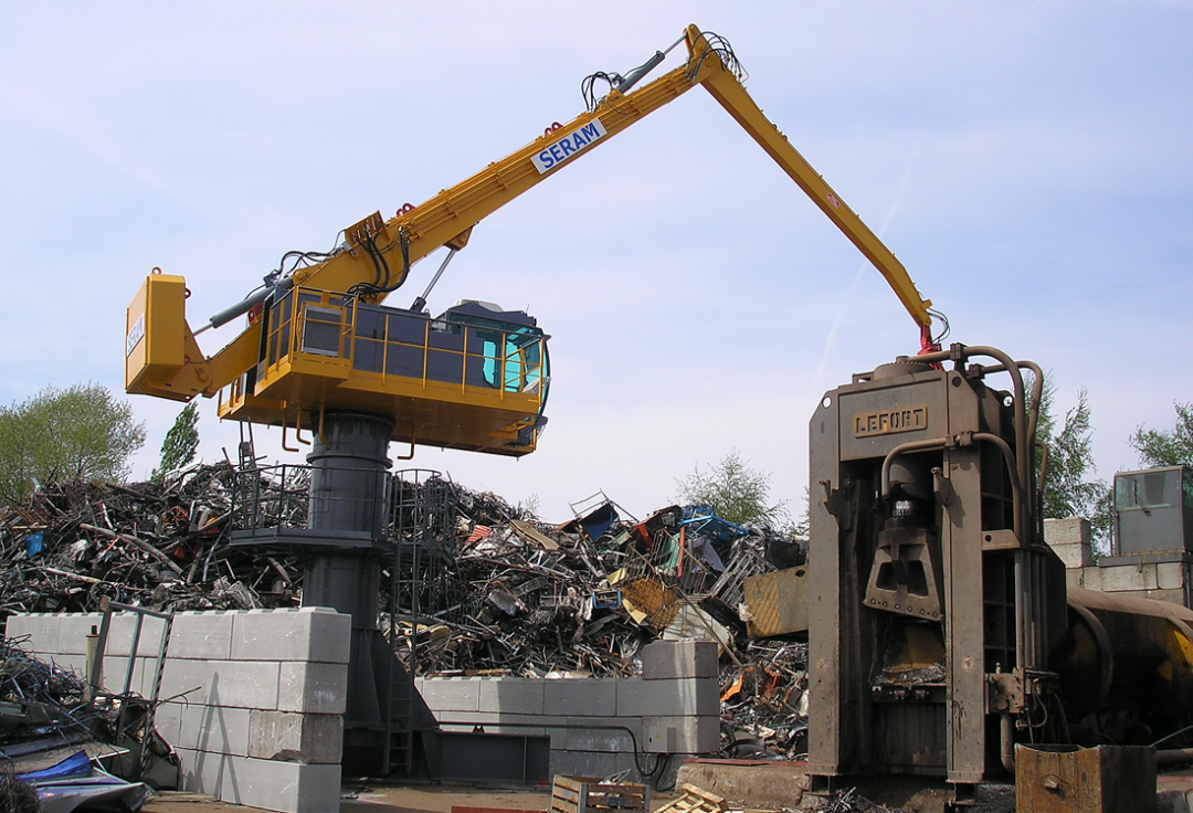 Balanced crane for Shear feeding - Seram - handling